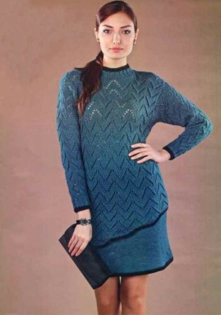 Костюм изумрудного цвета